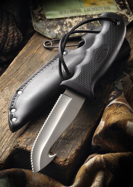 Cutco's newest knife: The Gut Hook Hunting Knife | Gentlemint