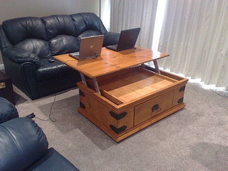 Liftoff! DIY Coffee Table With Extending Laptop-Holding Top | Gentlemint