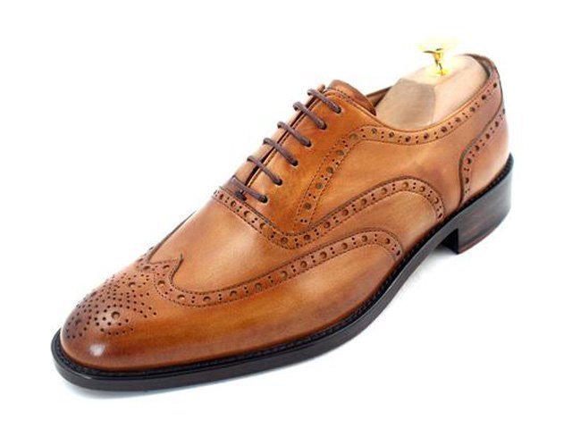 A classic brogue with a wing tip and full broguing | Gentlemint