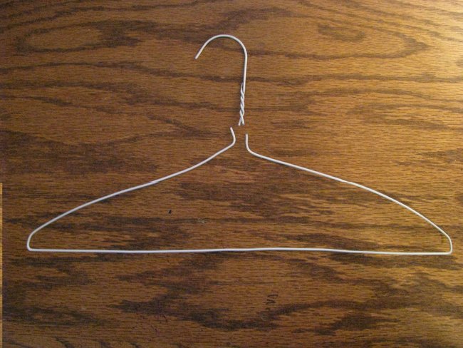 17 Uses For A Wire Coat Hanger Gentlemint 17-uses-for-a-wire-coat-hanger-gentlemint