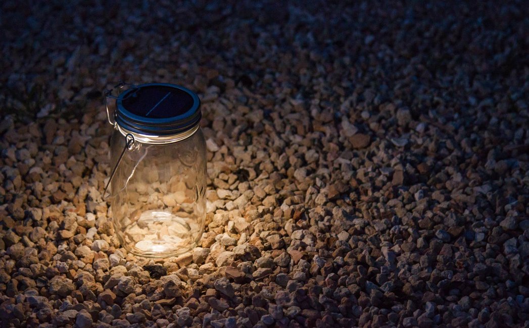 Solar-Powered LED Lantern & Table Light | Gentlemint Reserve